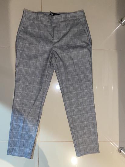 Zara pantalone NOVO