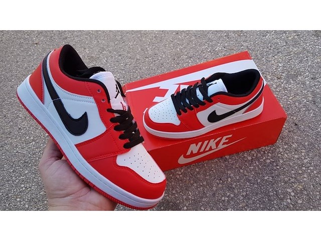 Nike air Jordan crvene plitke patike muske NOVO