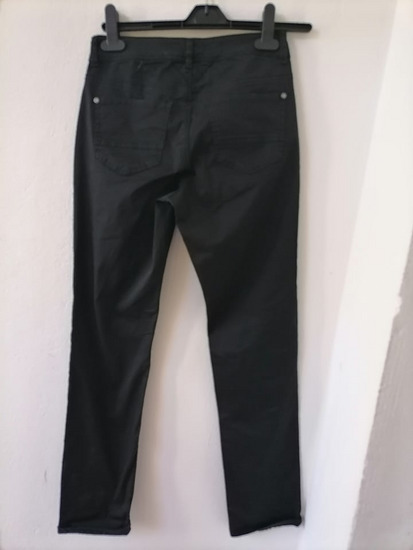 zenske pantalone 34