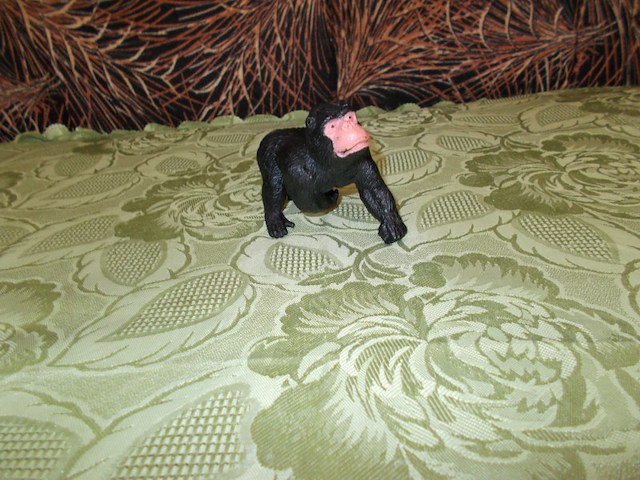 Gorila - gumena figura