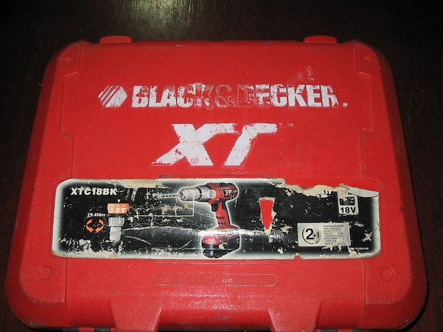 Aku busilica Black&;Decker u koferu