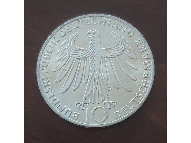 10 MARK 1972 D srebro UNC