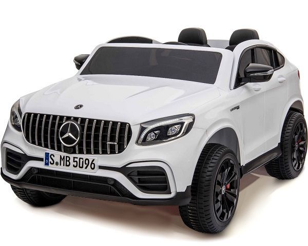 NOV MODEL MERCEDES GLC 63AMG DVOSED FULL OPREMA 4*4 VISE BOJA