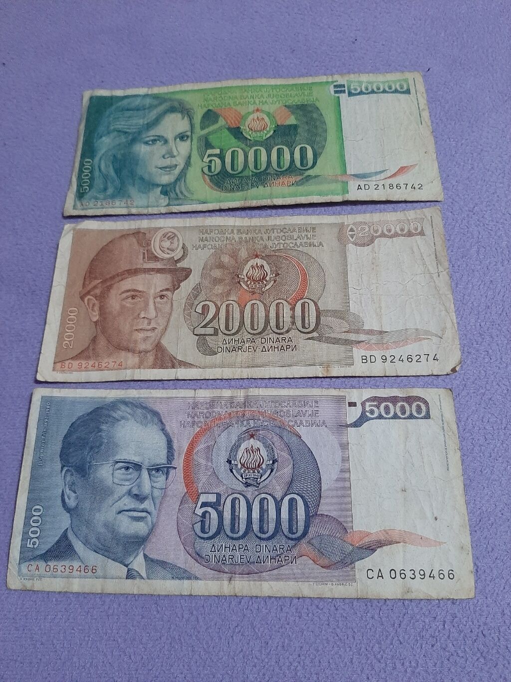 Ti novcanice stare SFRJ godine od 1988,1987 i 1985godina cena je za
