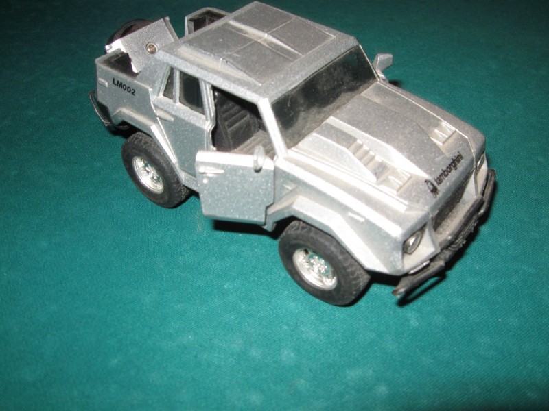 Lamborghini LM002