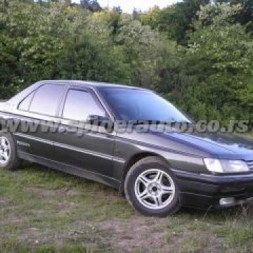 Peugeot 605 prednji bočni vetrobrani