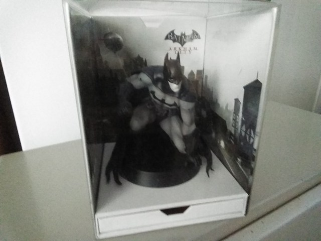 BATMAN ARKHAM CITY Collector`s edition