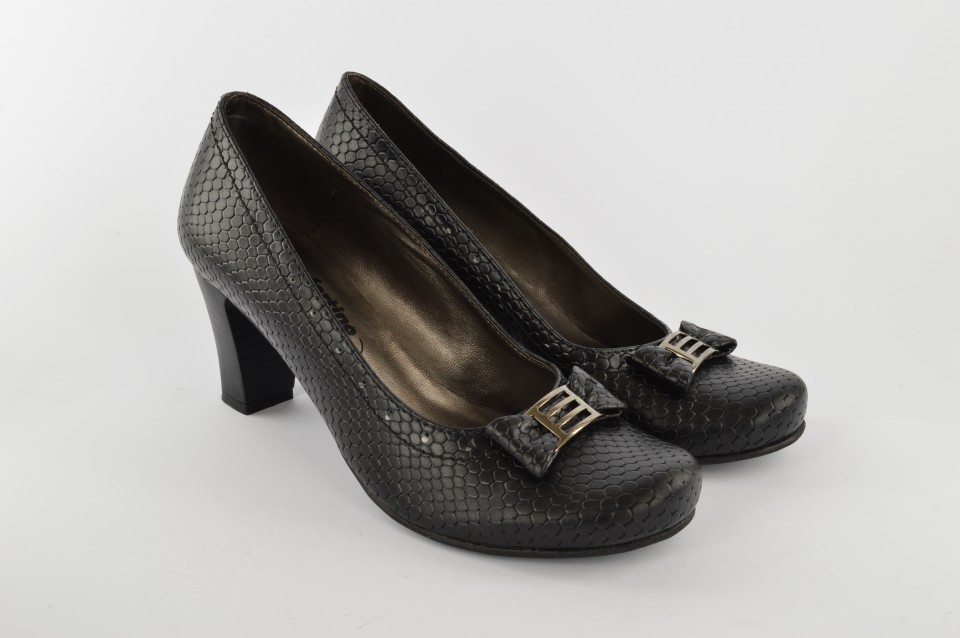 Ženske cipele na štiklu 415-138 crne
