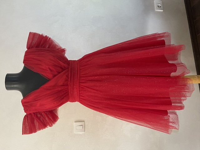 Crvena kratka svecana haljina