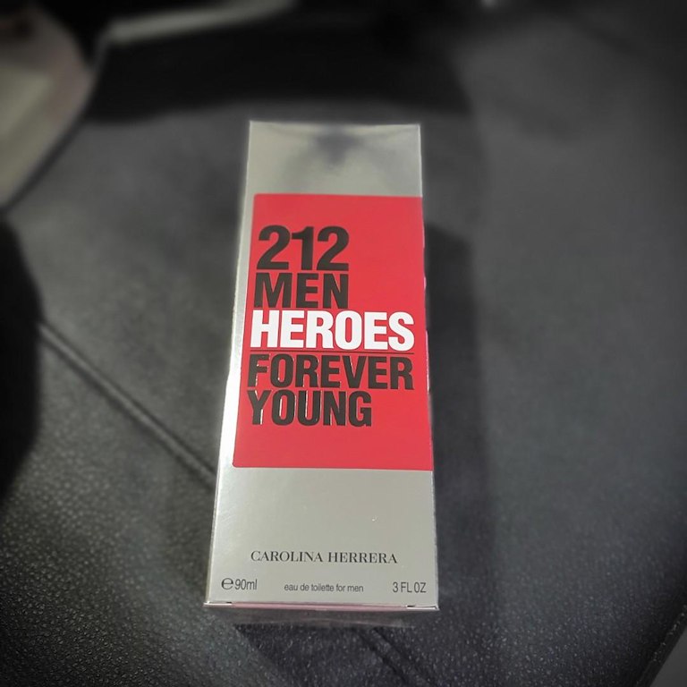 Carolina Herrera 212 Men Heroes 50ml