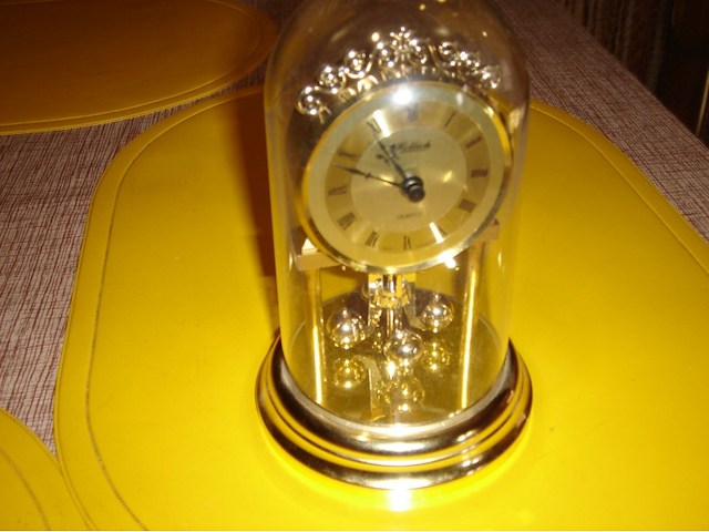 Lep sat za kolekcionare iz sedamdesetih
