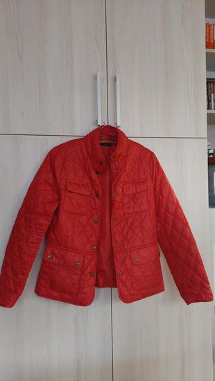 Crvena jakna