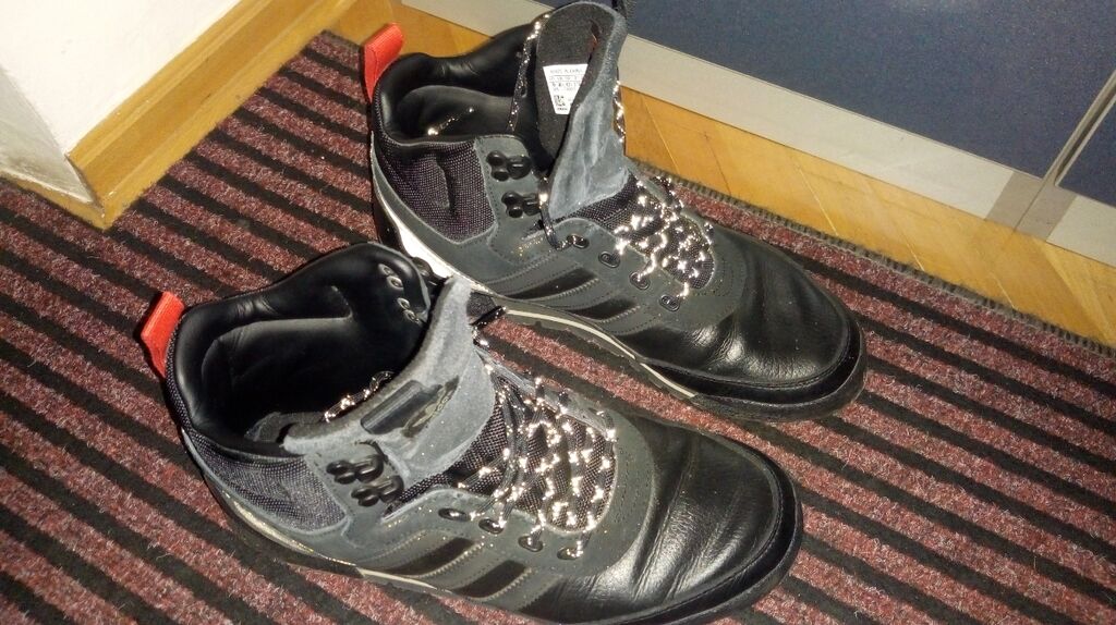 Adidas Barra boot, br. 42 2/3, bez ikakvih ostecenja, placene u