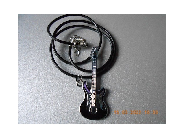Ogrlica-Stara,dobra, električna gitara