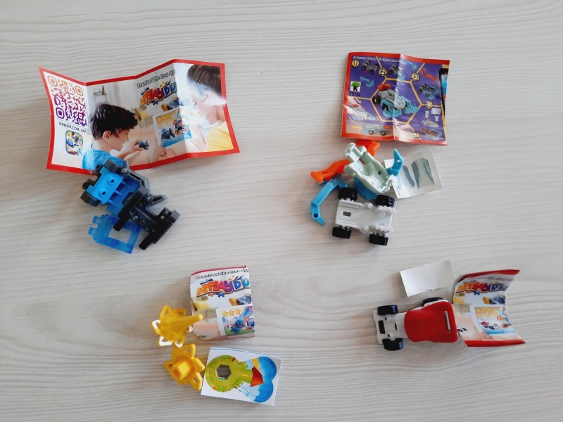 KINDER IGRAČKICE