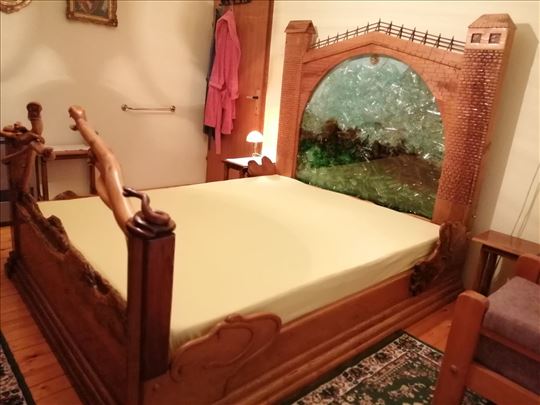 Unikatni bračni krevet