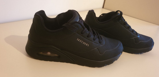 Nove skechers patike 38