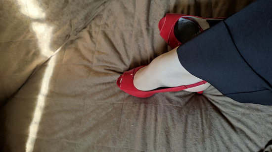 Nove crvene sandale