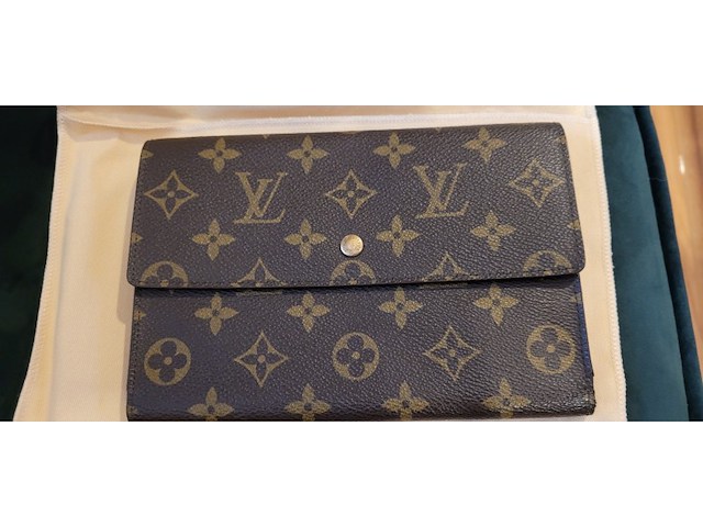 **Louis Vuitton novcanik**