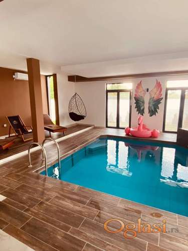 Indoor Pool Vila