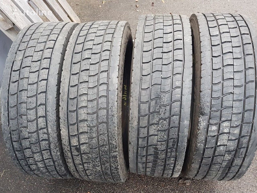 265/70R19,5 * 285/70R19,5 * 305/70R19,5 Gebrauchte guma za lake kamione