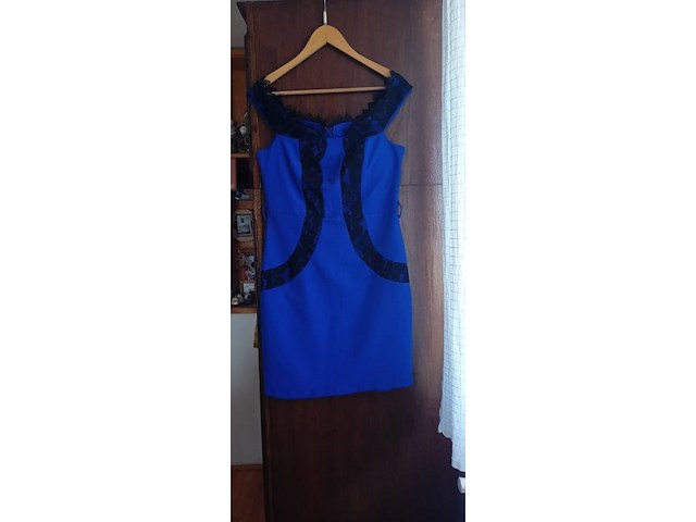 haljina kraljevsko plave boje sa delom punije čipke