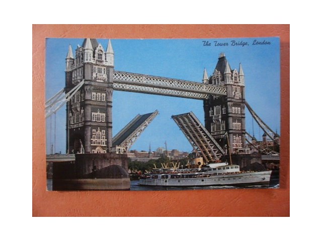 LONDON   - TOWER BRIDGE