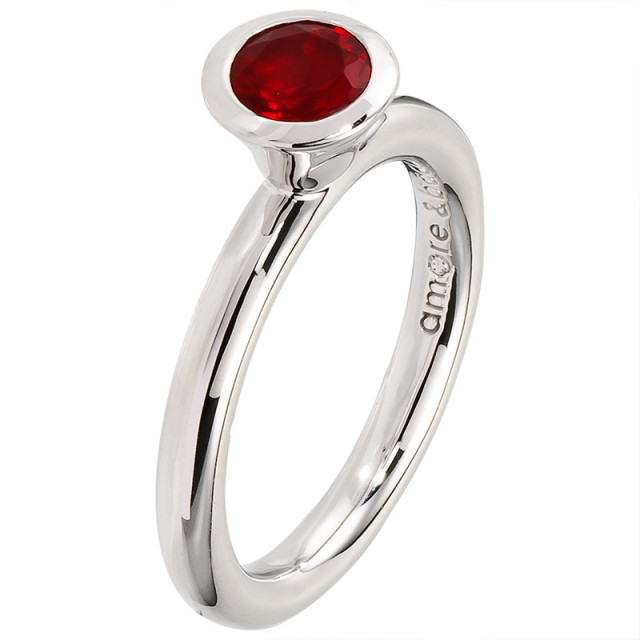 Amore baci srebrni prsten sa jednim crvenim swarovski kristalom 53 mm ( rg106.12 )