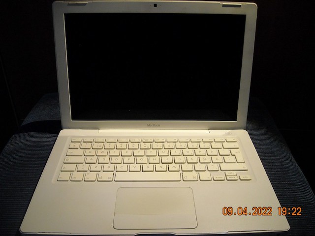 APPLE MACBOOK 13.5` za delove