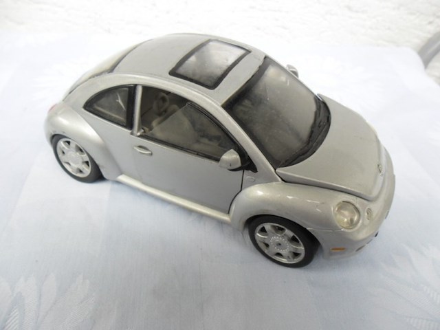Carrarama VW Beetle, 1 /24, loše stanje.Sirena svira i