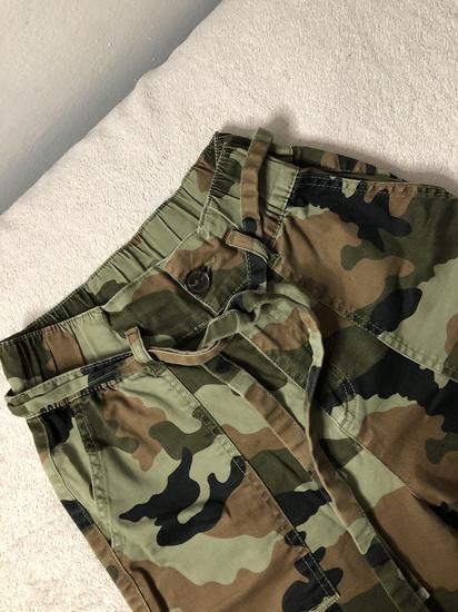 Vojnicki print pantalone