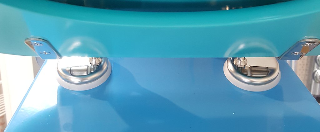 WC daska medijapan svetlo plava – INOX šarke