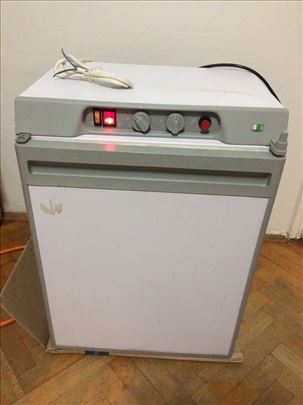 Waeco frižider 12v-220v + akumulator +plinska boca