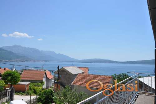 Prodaje se dvospratna kuća u Herceg Novom (Bijela), sa pogledom na more i Porto Montenegro.