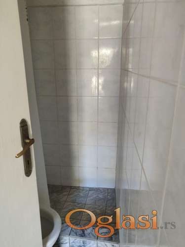 Prodajem kuću u Mišićima