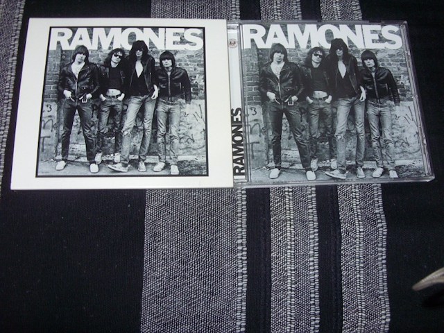 Ramones – Ramones CD Rhino EU 2001. Slipcase nm
