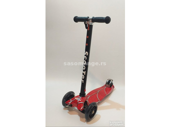 Trotinet Scooter do 60kg sa 4 tocka Svetleci Spiderman