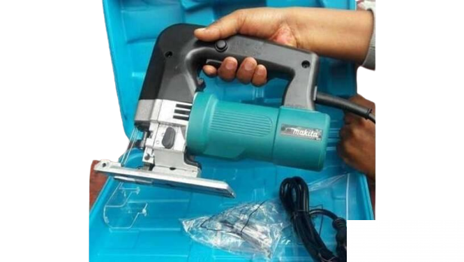 Makita ubodna testera sa potenciometrom 1200w