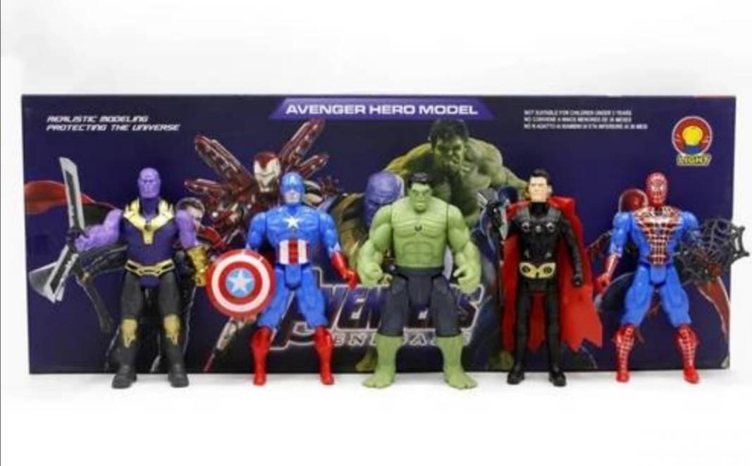 Avengers set od 5 junaka