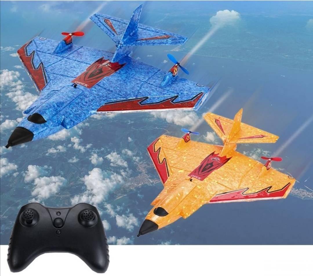 Avion na daljinsko upravljanje plavi