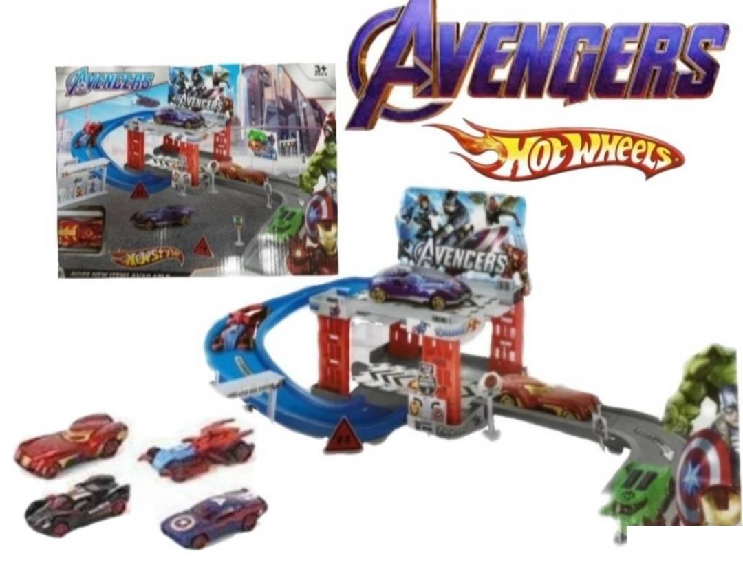 Hot wheels trkacka staza i garaza avengers