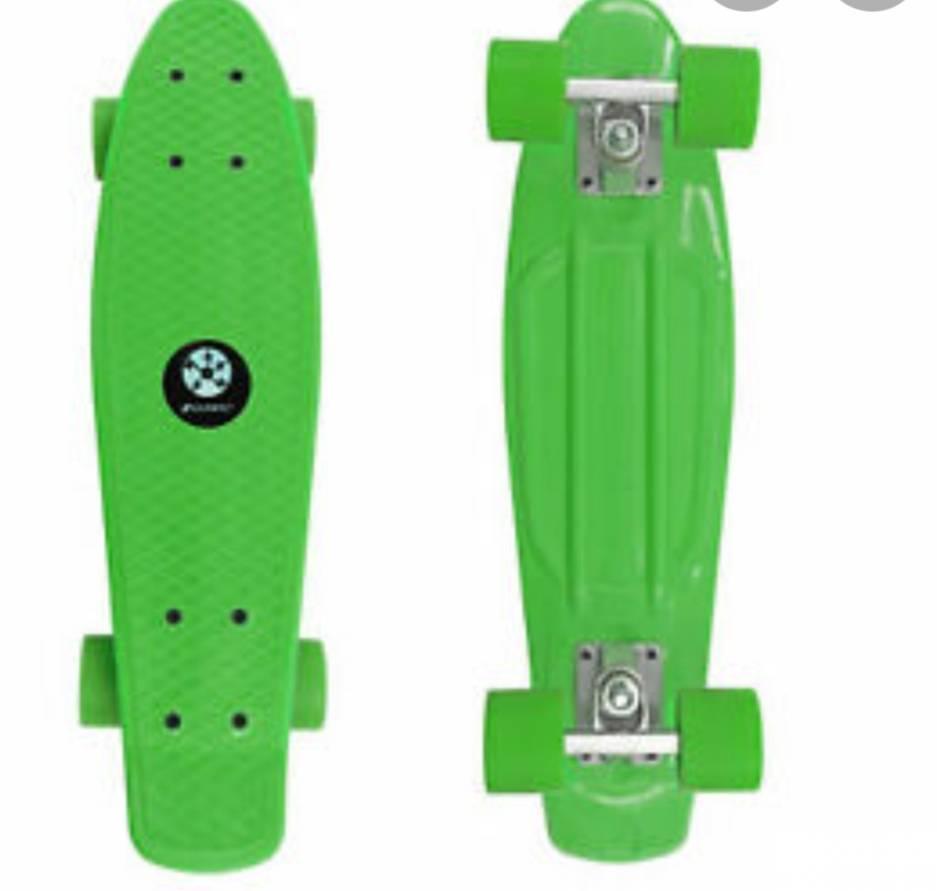 Pennyboard – zeleni skejt od 56 cm