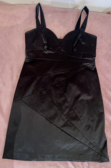 Crna haljinica // XL