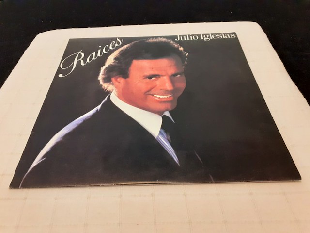 Julio Iglesias - Raices (near mint)