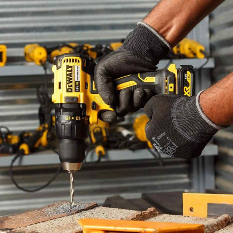 DeWALT Aku. bušilica odvijač 18V, 1,5Ah DCD777S2T