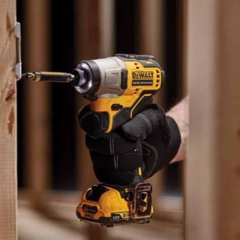 DeWalt Aku. set alata BRUSHLESS AKU BUŠILICA DCD 701+ODVIJAČ DCF 801, DCK2110L2T