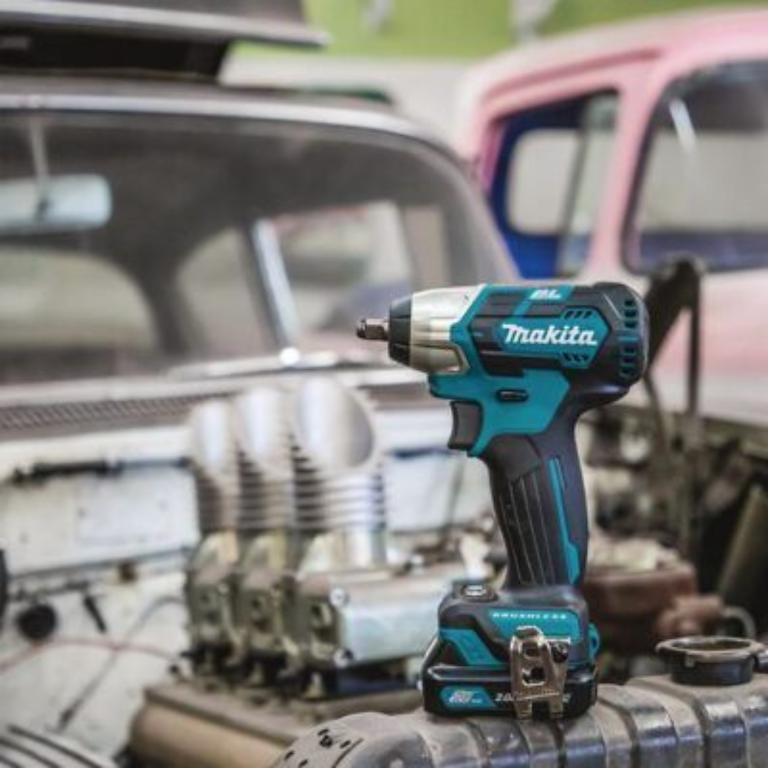 Makita Akumulatorski udarni odvijač 12V max CXT, TW160DZ