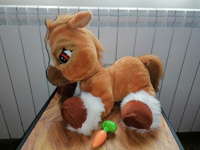 Interaktivni Toffee pony