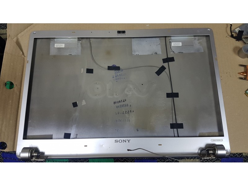 Sony Vaio PCG-3J1M (VGN-FW54M) - kuciste ekrana