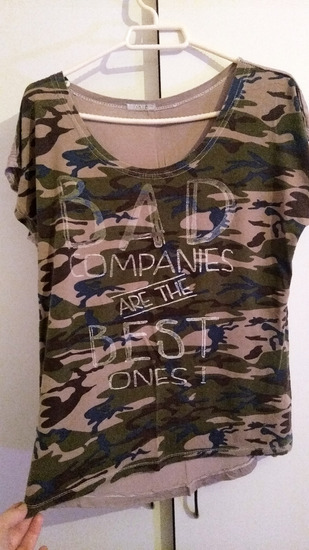Snižena Military print slatka majica